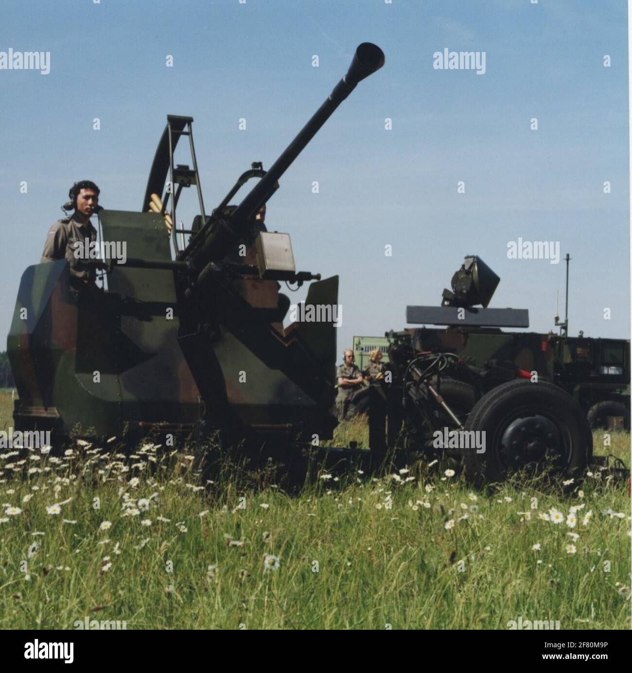 A BOFORS 40mm air goal gun with a HSA Flycatcher firing radar Stock ...