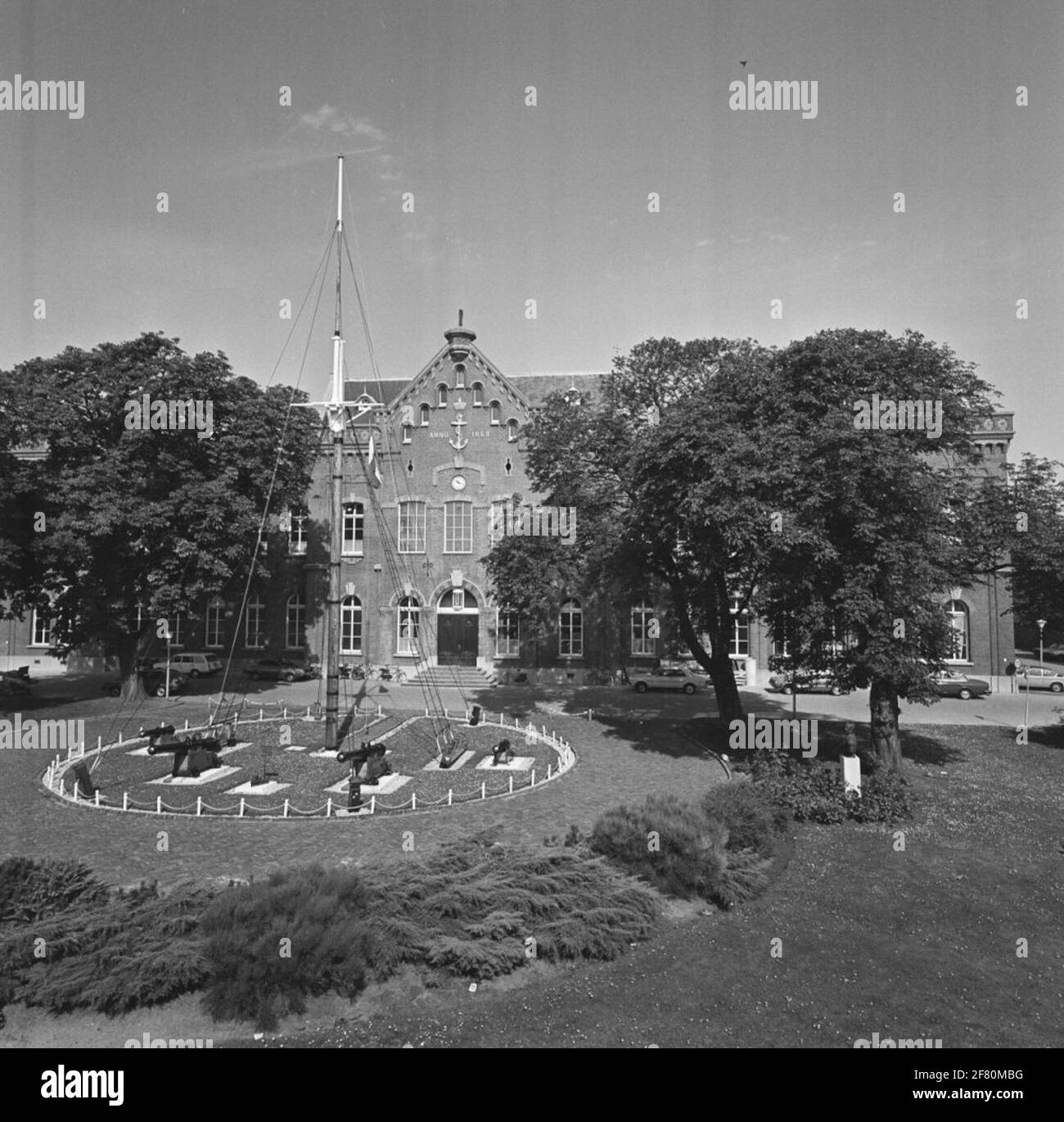 Front mast Black and White Stock Photos & Images - Alamy