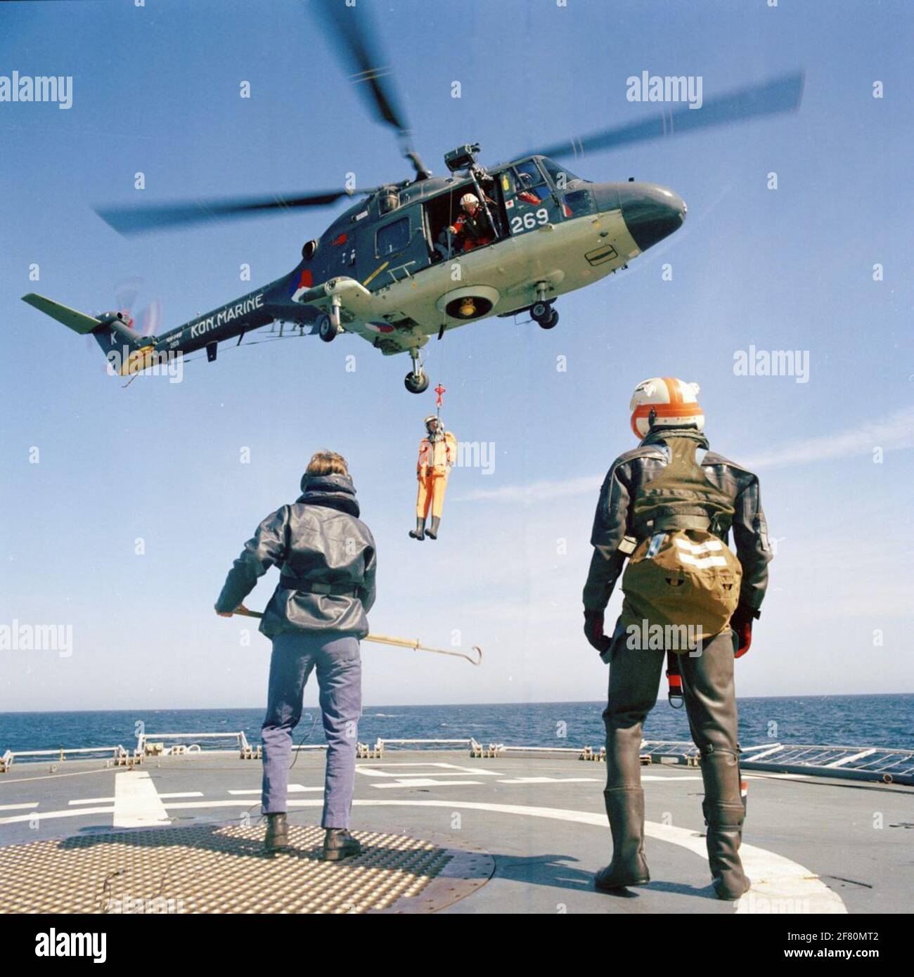 OSRD operation. Vertical transfer per helicopter to Hr.Ms. De Ruyter ...