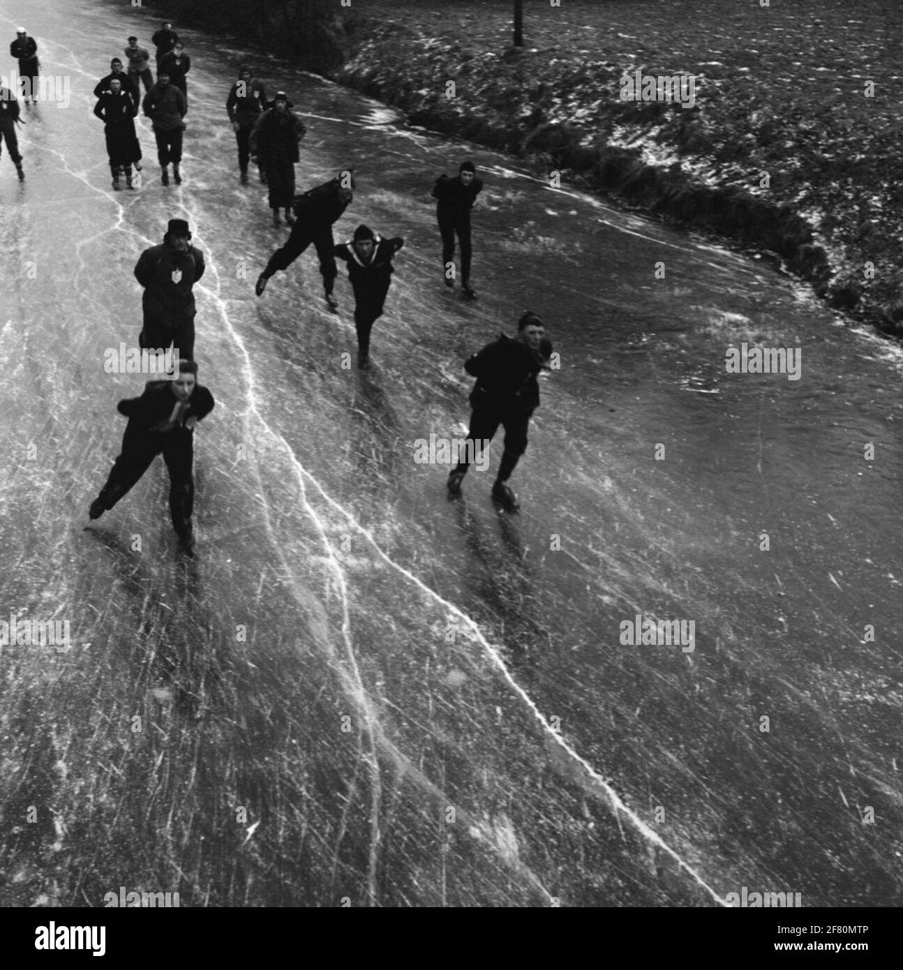 Friesland elfstedentocht Black and White Stock Photos & Images - Alamy