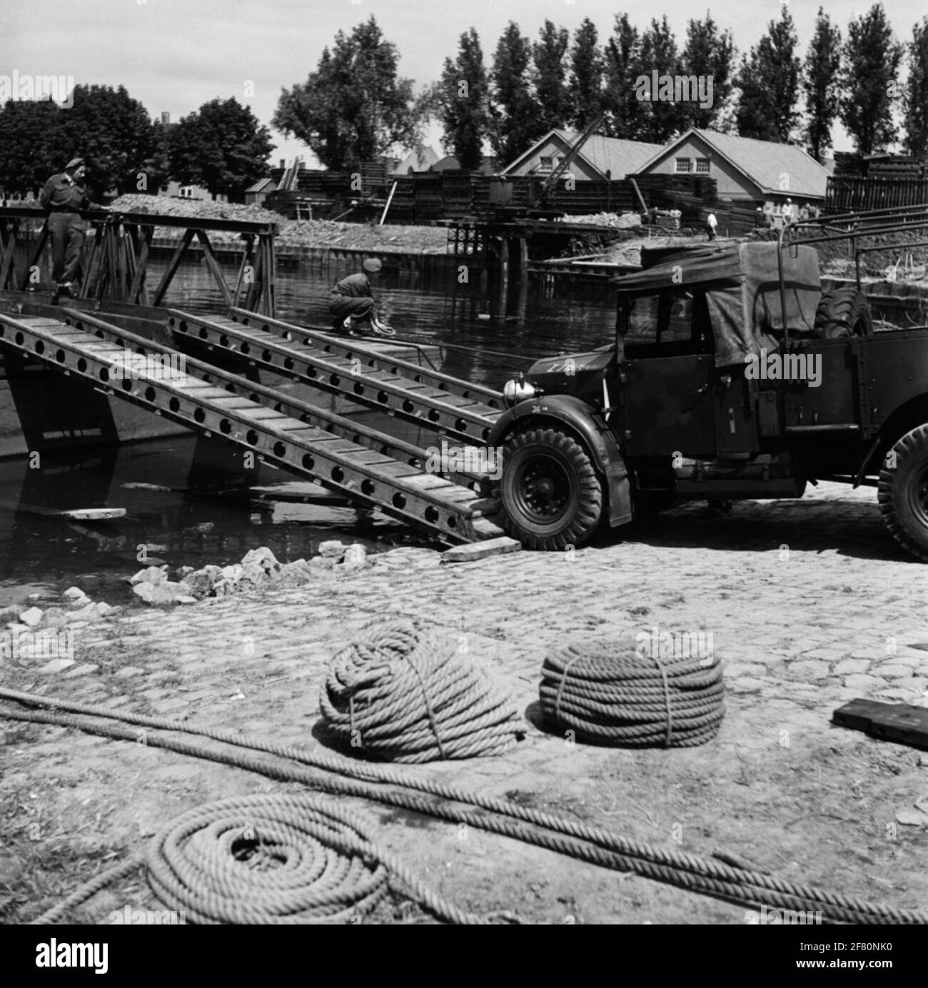 Exercise Pontonniers 2nd Regiment Genie, Papendrecht Stock Photo - Alamy