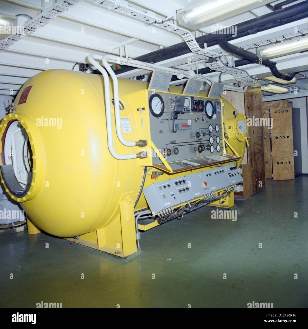The decompression tank A / B Hr.Ms. Thetis (1985-present). The ...