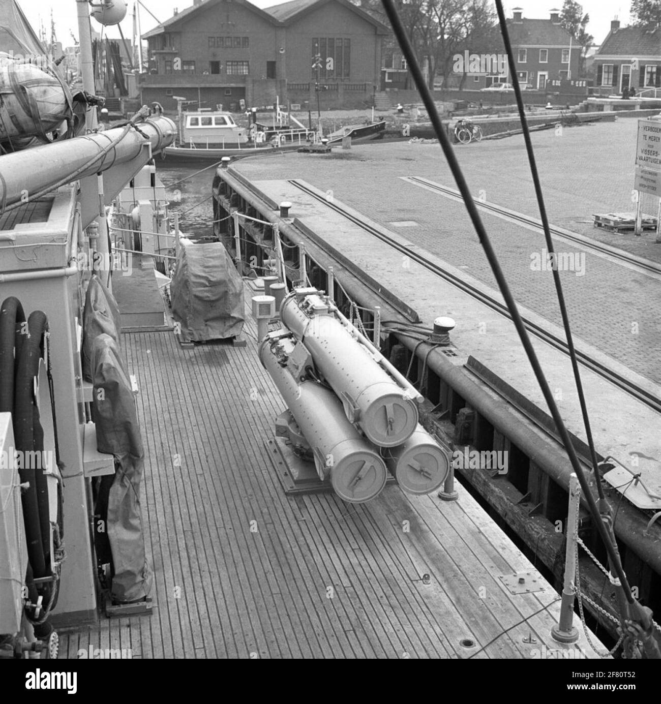 Trial setup of the triplet launching installation Mk 32 MOD 5 A / B Hr ...