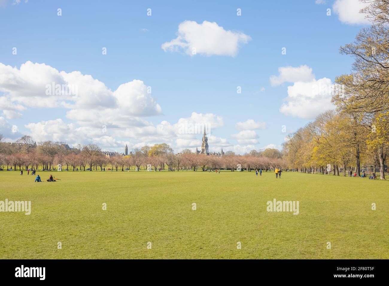 Bright, sunny day at the Meadows public city park in Edinburgh ...