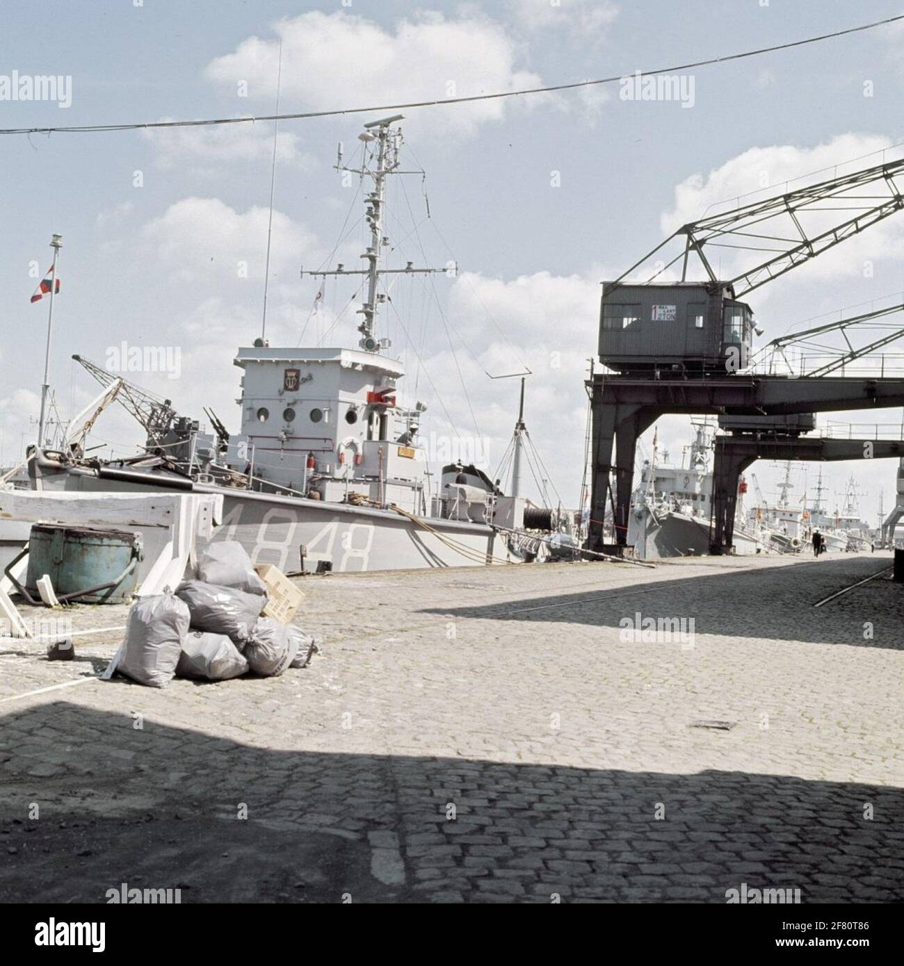 The mine sweep Hr.Ms. Beilen (ex-ams 110, 1954-1974 Stock Photo - Alamy