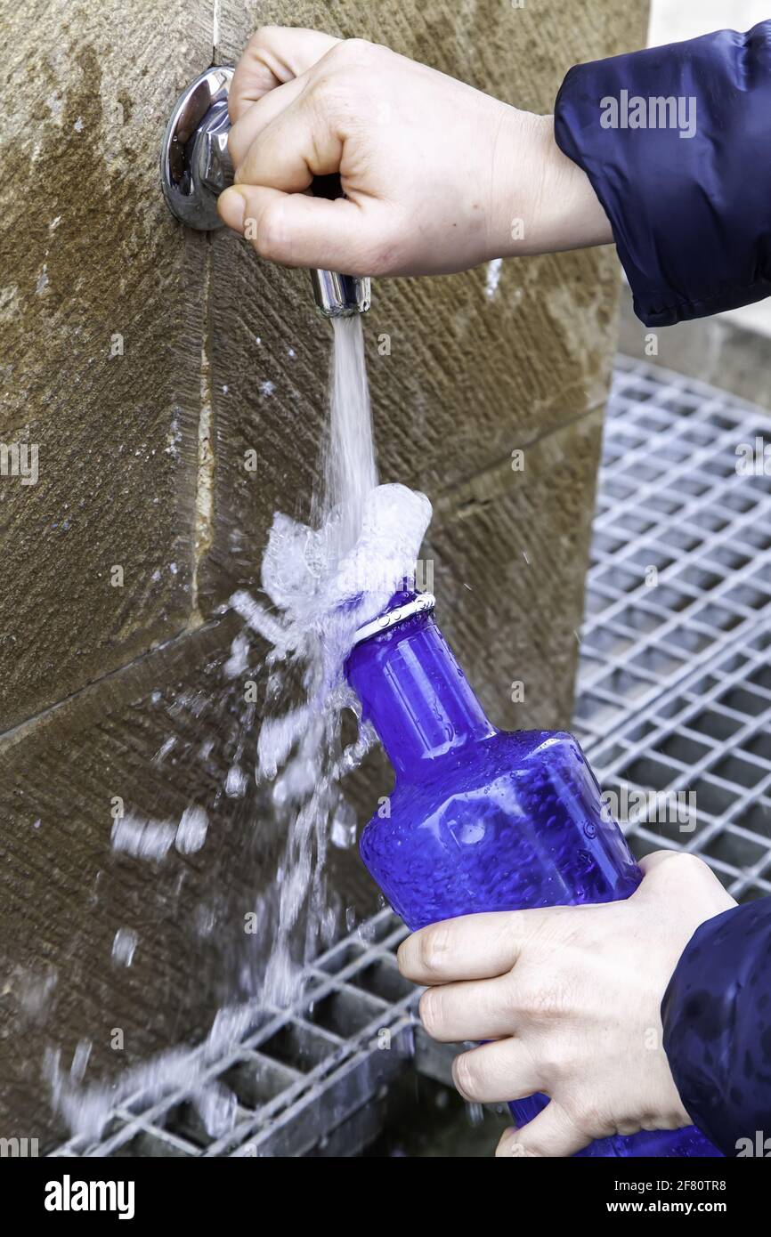 Tank stream fountain hi-res stock photography and images - Alamy