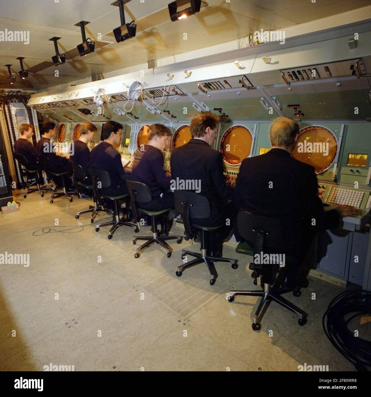 Students behind the Gipsy trainer (automated information processing ...