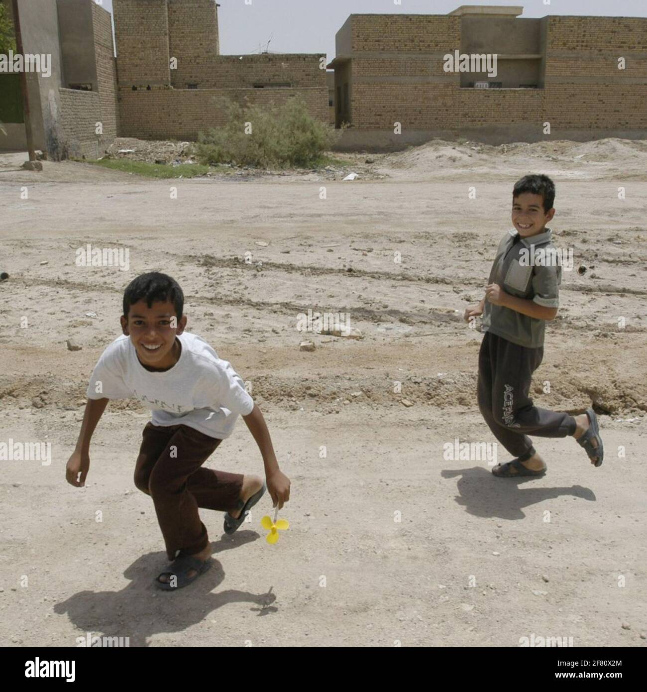 Iraqi children playing Stock Photo - Alamy