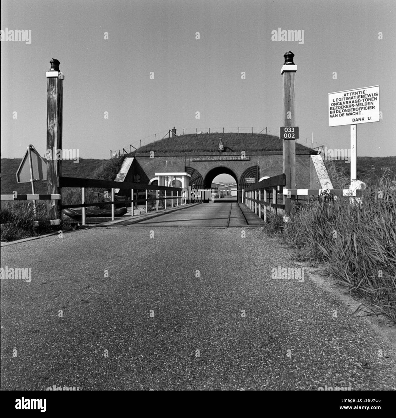 Marine gates Black and White Stock Photos & Images - Alamy