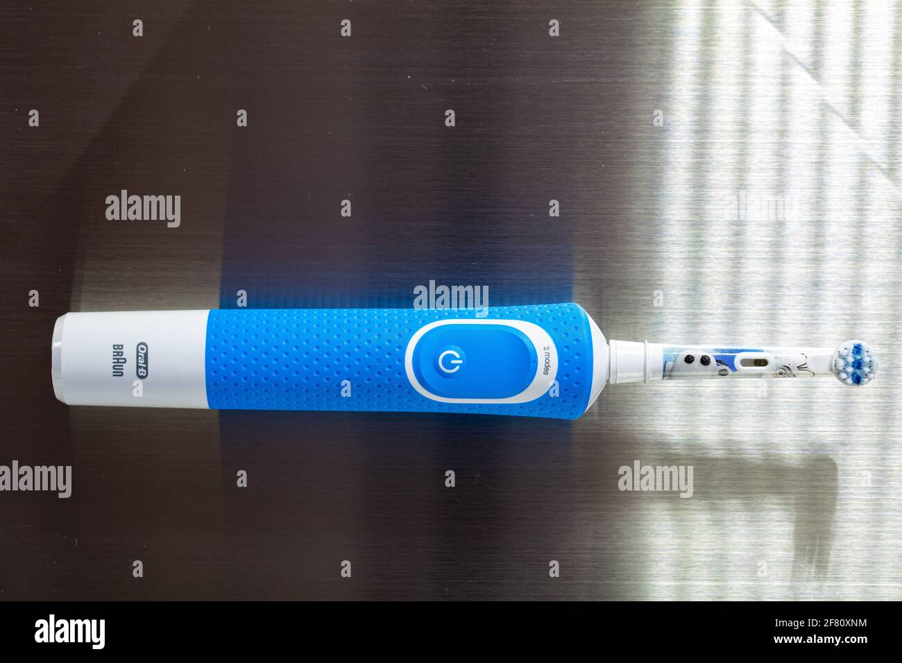 Disney frozen elsa cartoon hi-res stock photography and images - Alamy