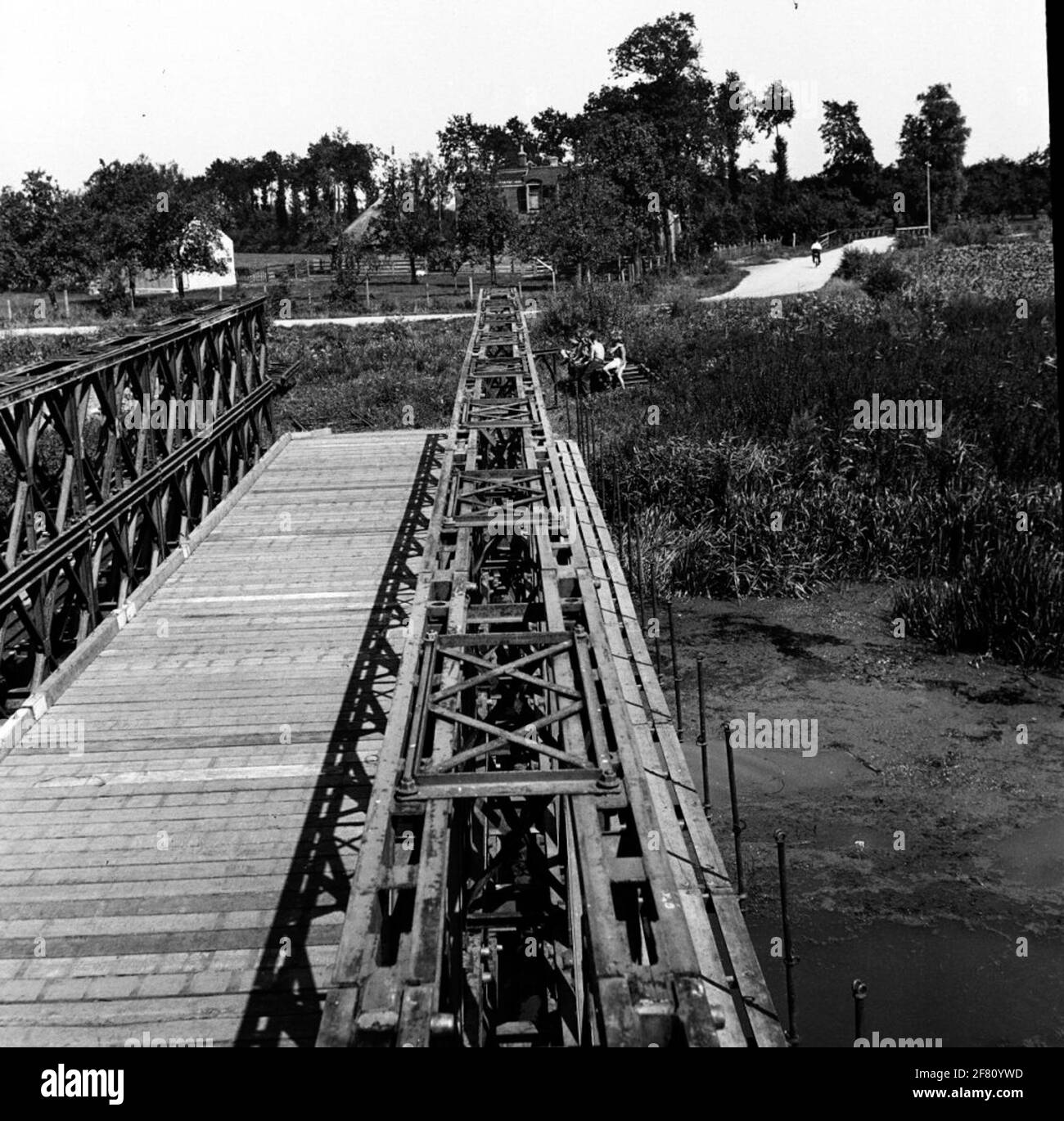 Bailey bridge construction / Pontoon bridge, framework school 1st ...