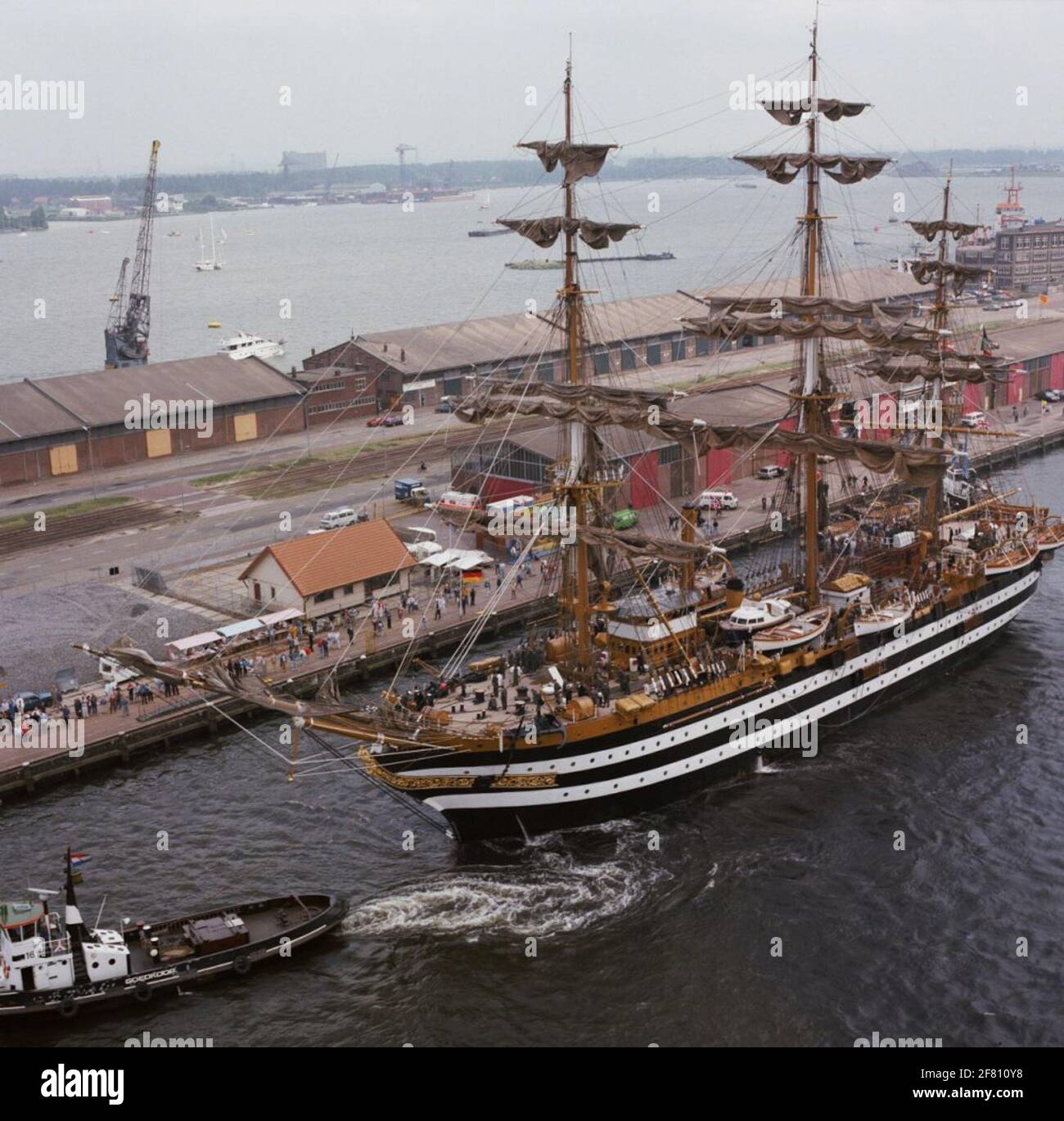 Sail Amsterdam 1985. The Italian sailing Marine Training ship Amerigo ...