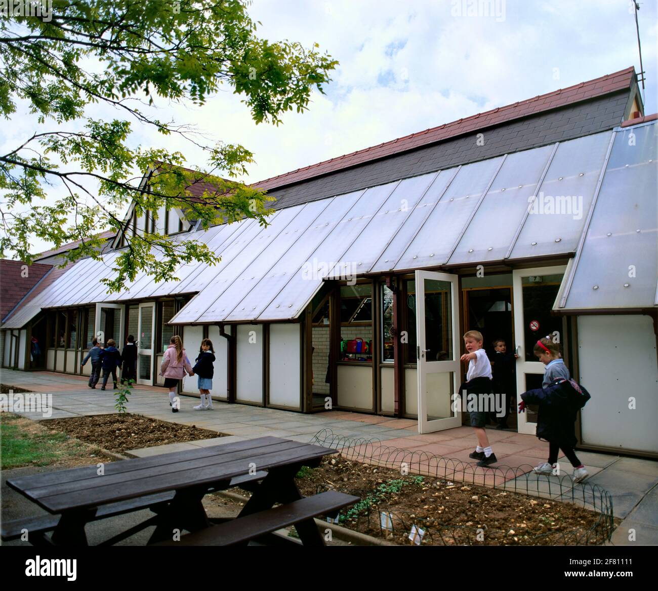 Netley Abbey Infants School, Netley, Southampton. The school building ...