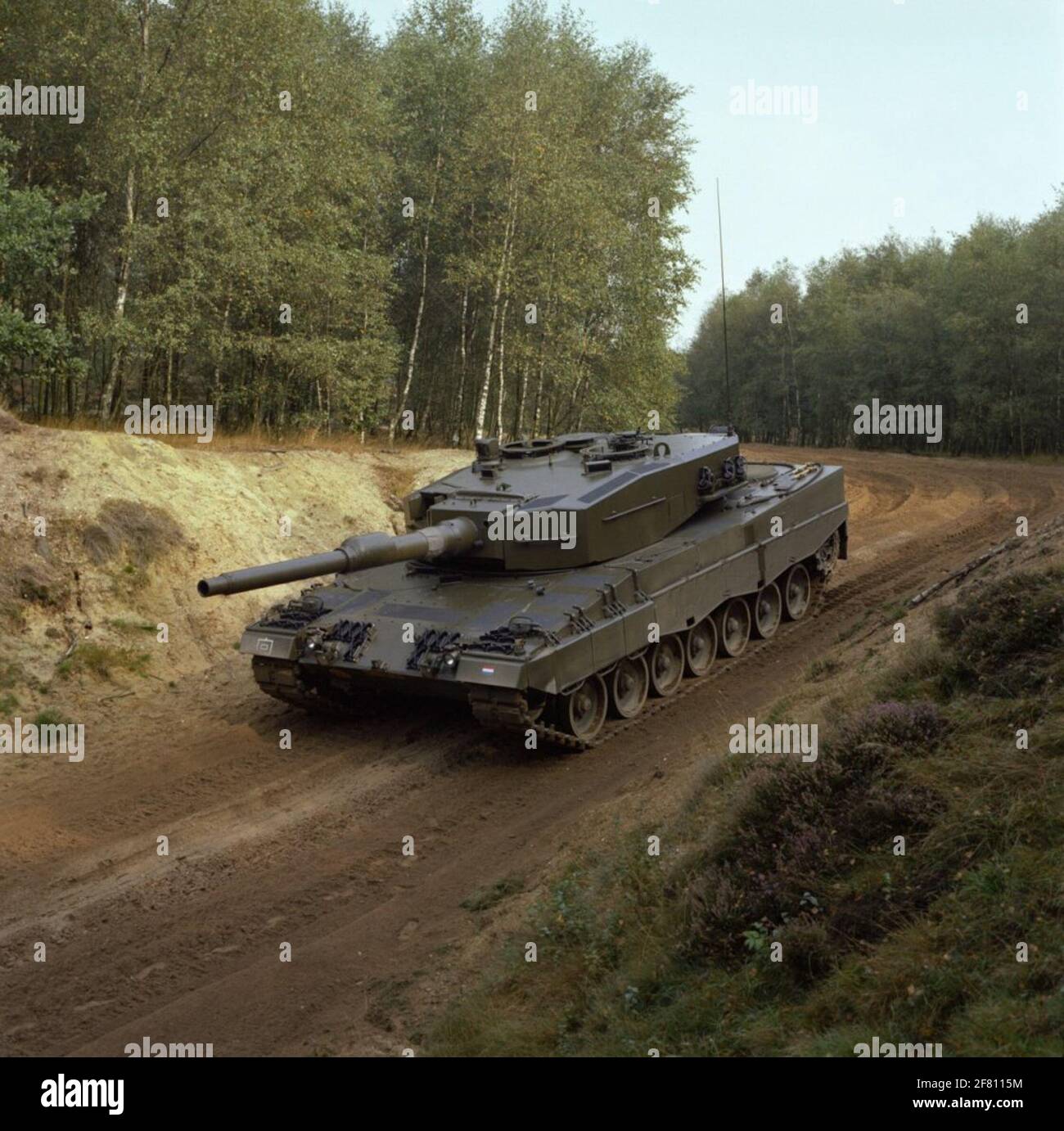 Test drive Leopard 2, 120 mm cannon smooth loop Stock Photo - Alamy