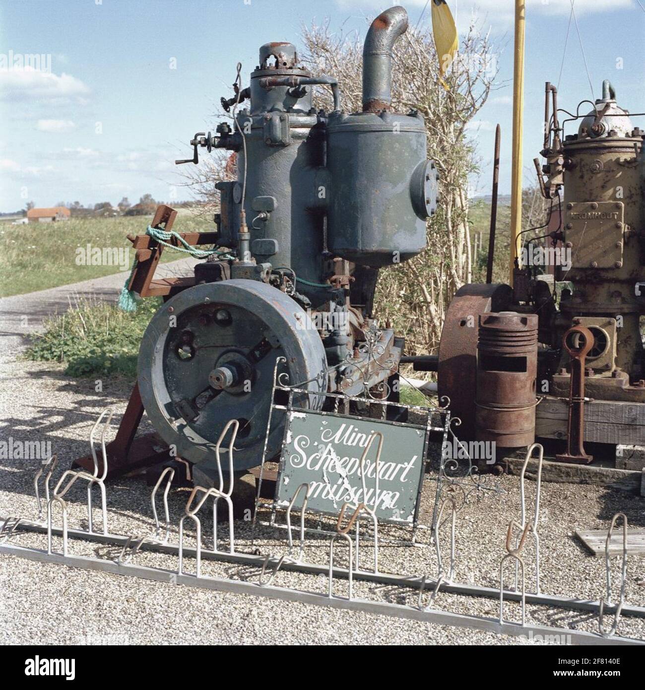 Old one-cylinder diesel engine in Mini Scheepvaartmuseum Viane (at ...