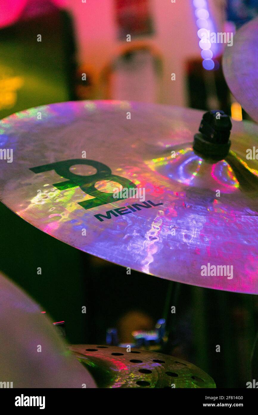 Bronze cymbals hi-res stock photography and images - Alamy