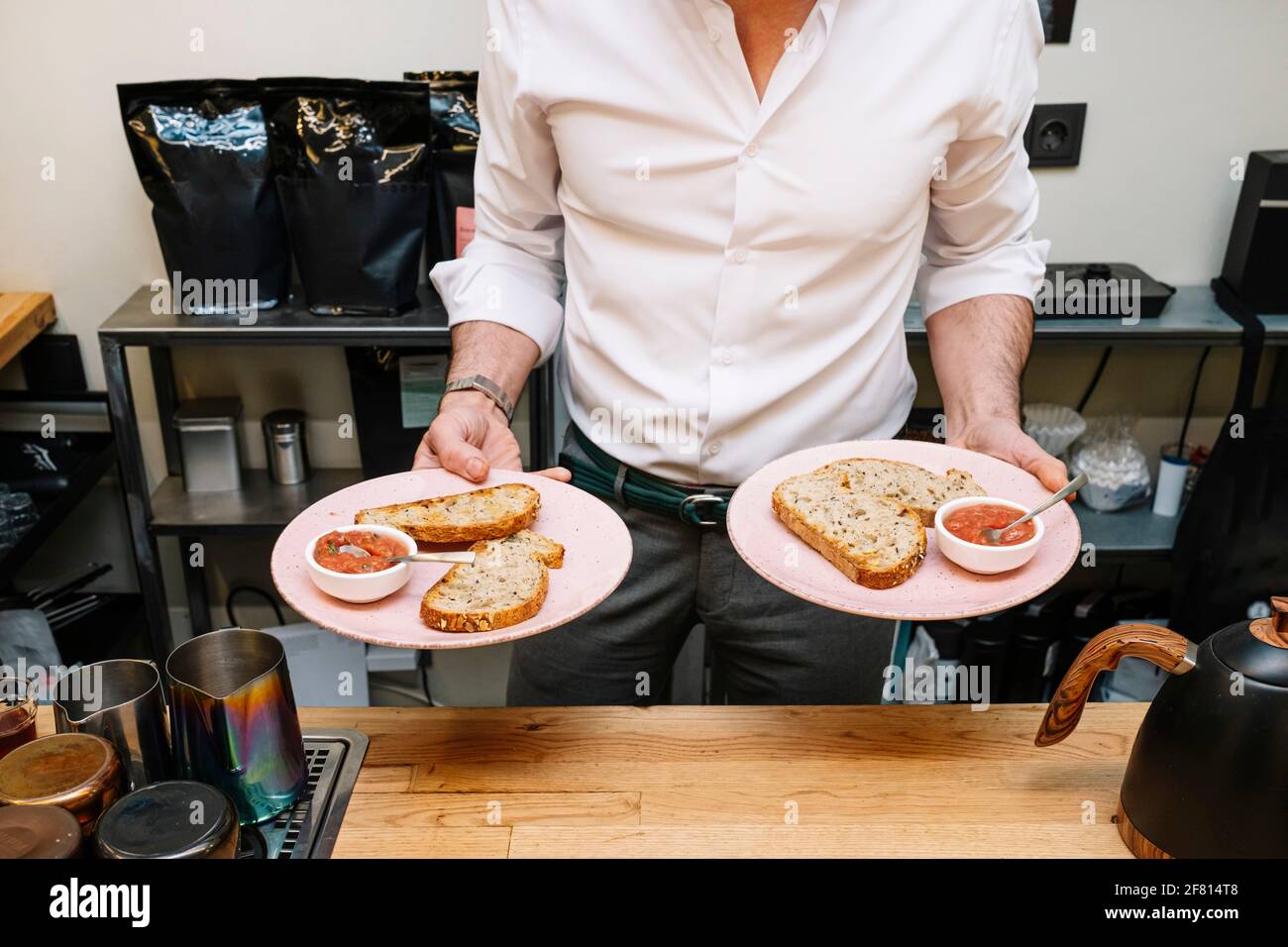 Serve wait hi-res stock photography and images - Alamy