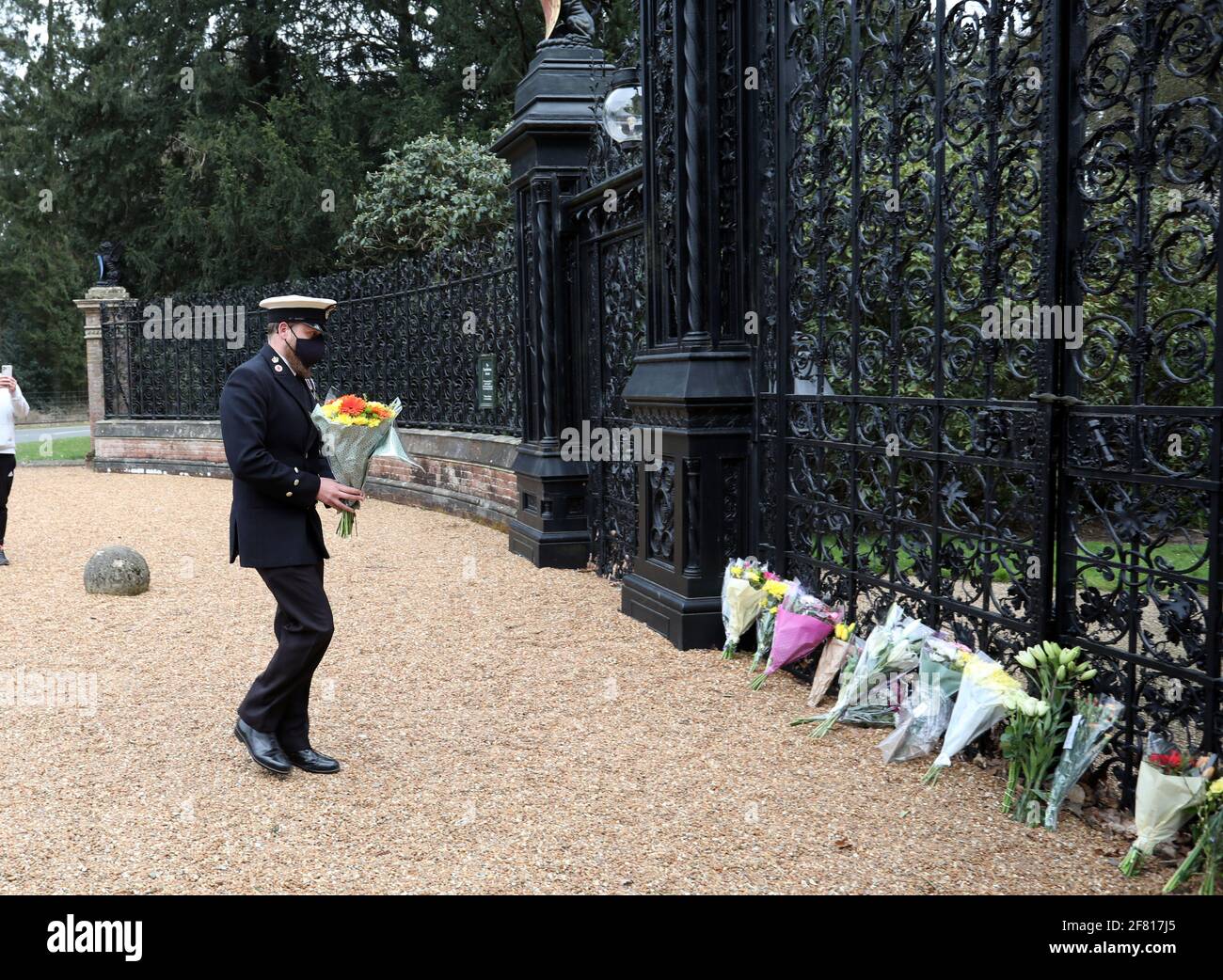 Prince philip passes away sandringham hi-res stock photography and ...
