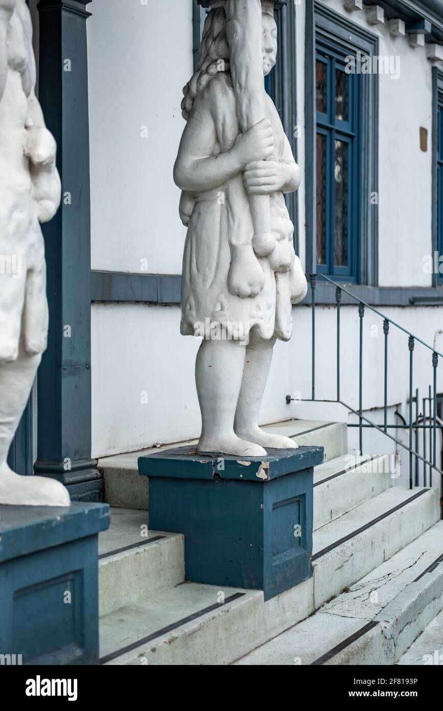 The statue of Hercules on the outside of the old Samson and Hercules ...