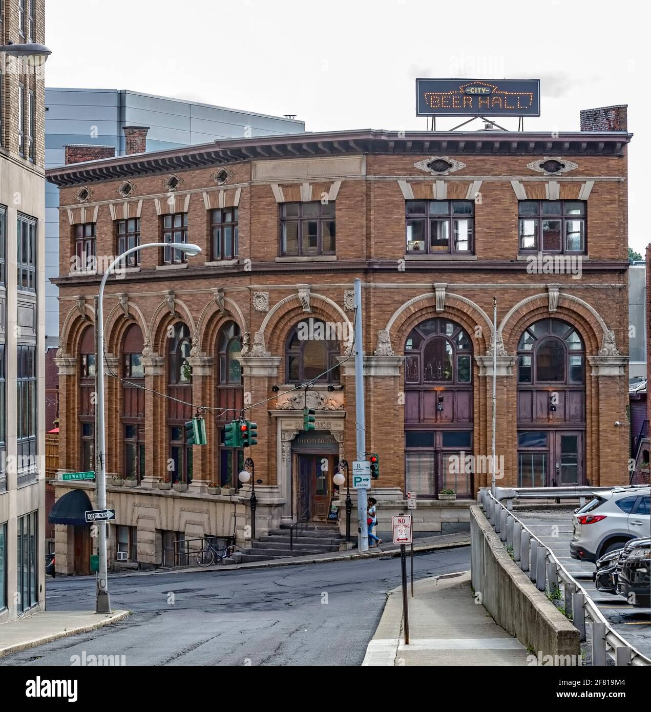 New york beer hall hi-res stock photography and images - Alamy