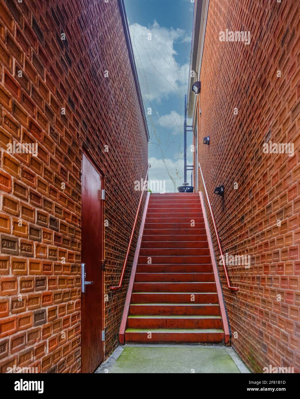 Red brick steps hi-res stock photography and images - Alamy