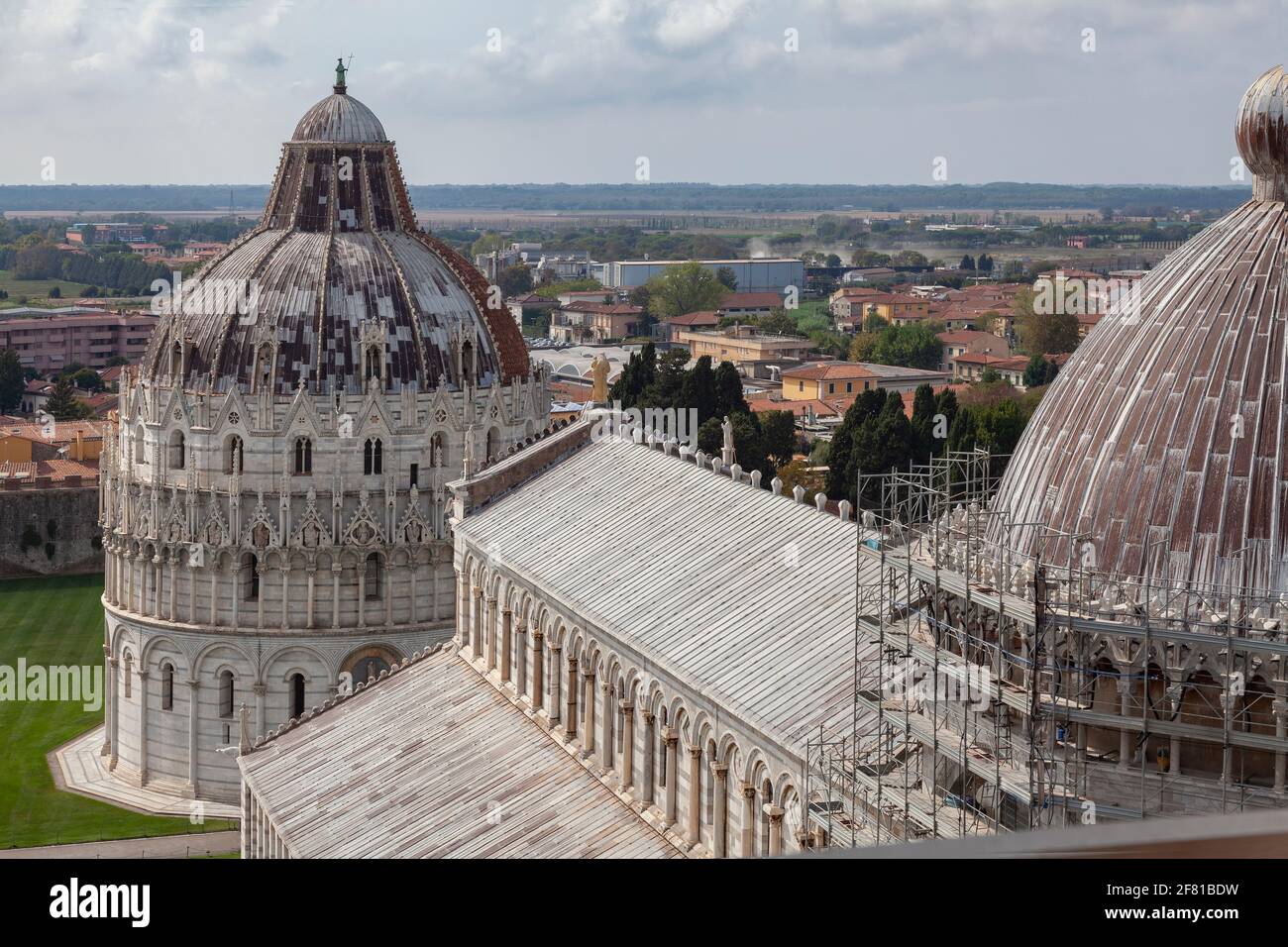The leaning tower of pisa top view hi-res stock photography and images ...