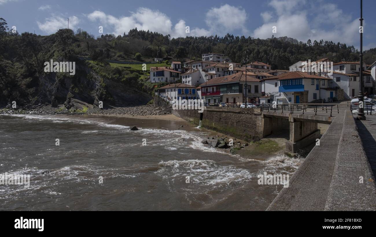 Tazones beach and village hi-res stock photography and images - Alamy