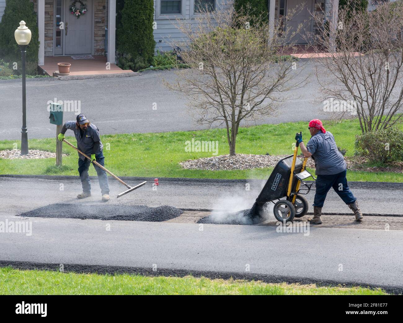 Tar layer hi-res stock photography and images - Alamy