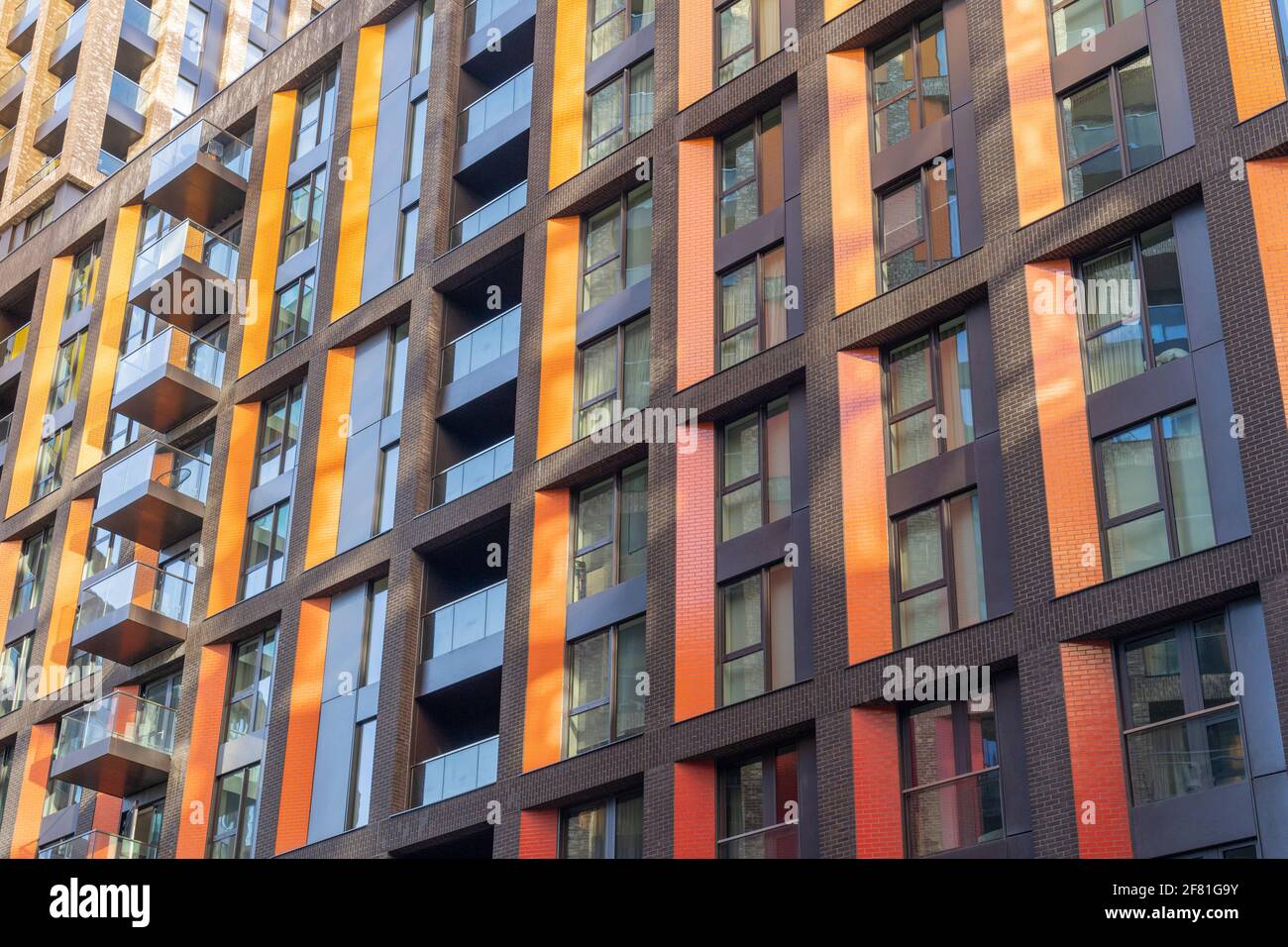 England buildings building windows hi-res stock photography and images ...