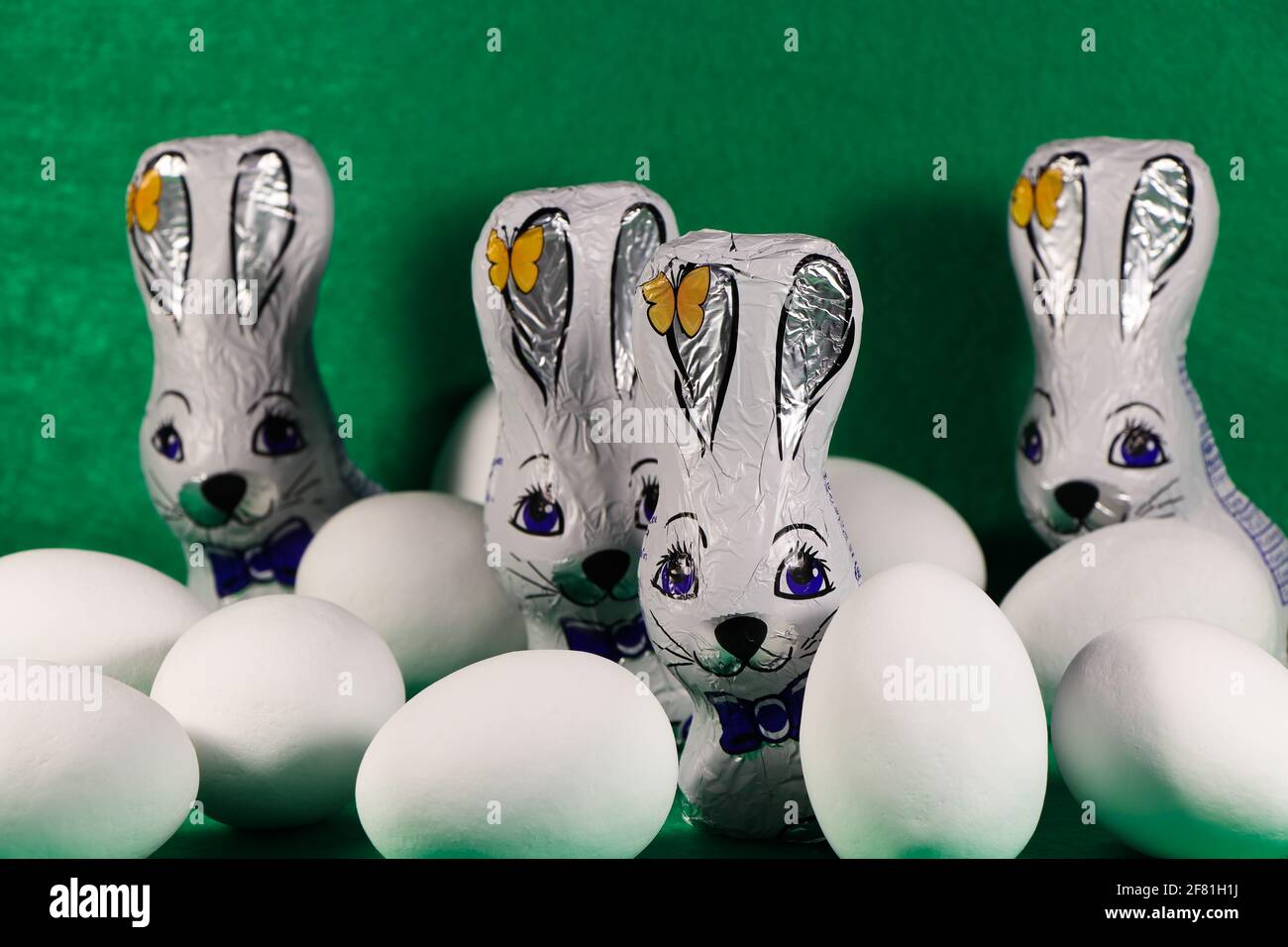 White bunnies hi-res stock photography and images - Alamy