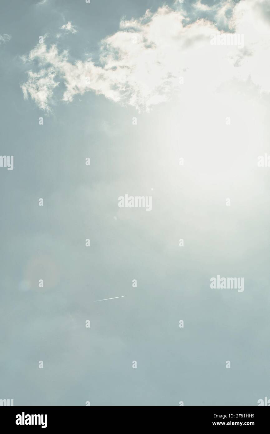 Sunlight shines through a cloud hi-res stock photography and images - Alamy