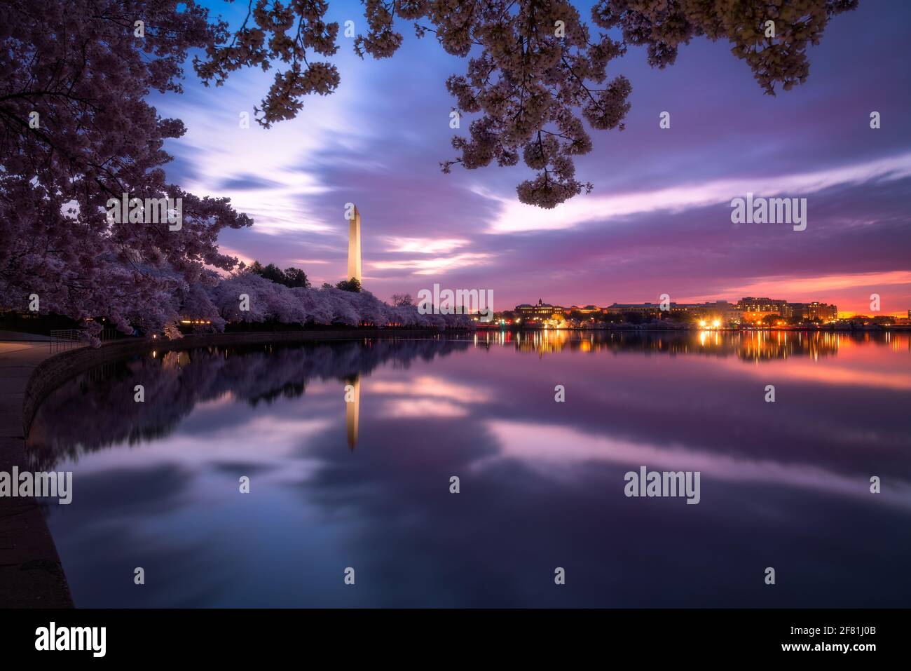 Washington dc skyline spring hi-res stock photography and images - Alamy