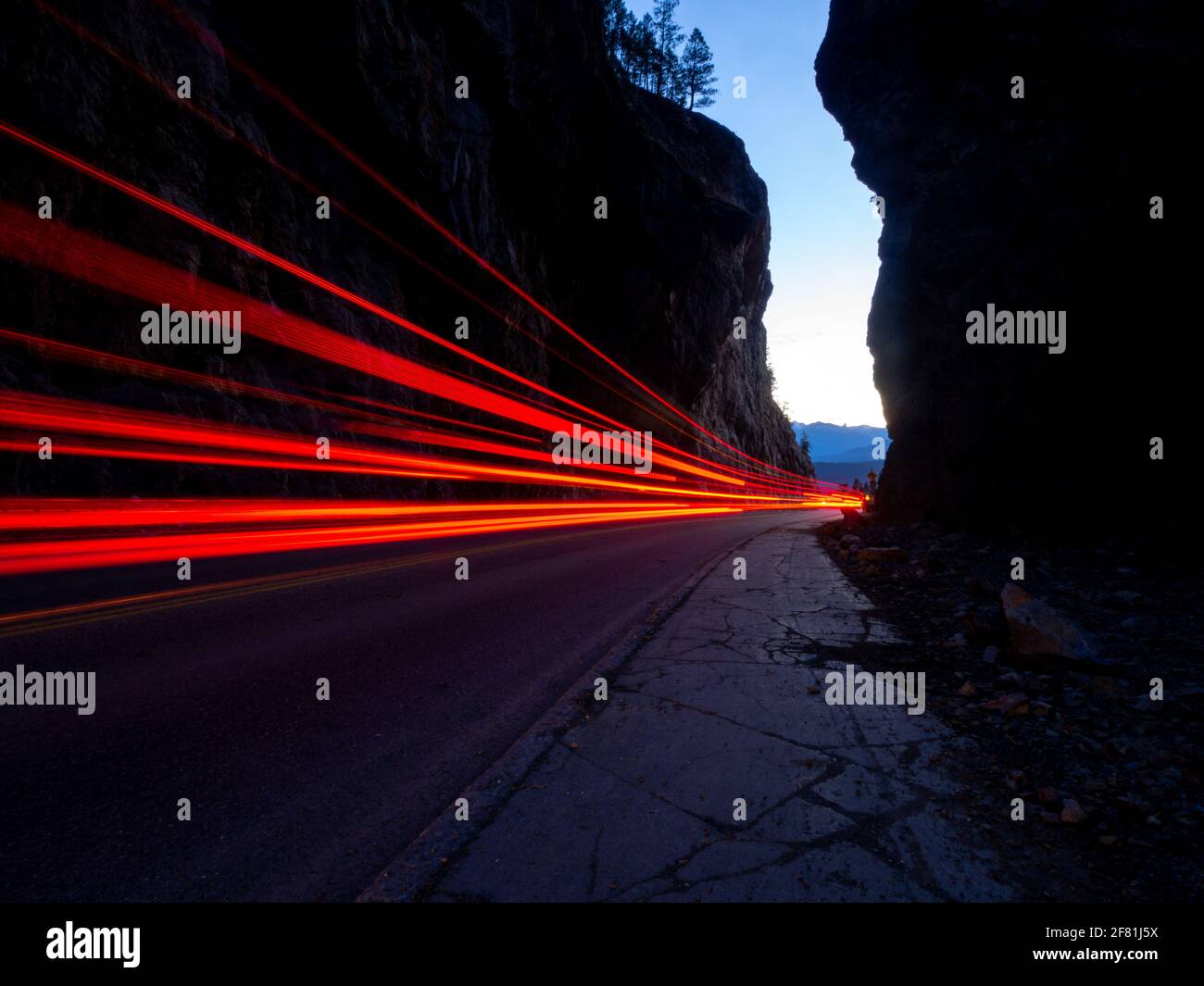 Tall street light silhouette hi-res stock photography and images - Alamy