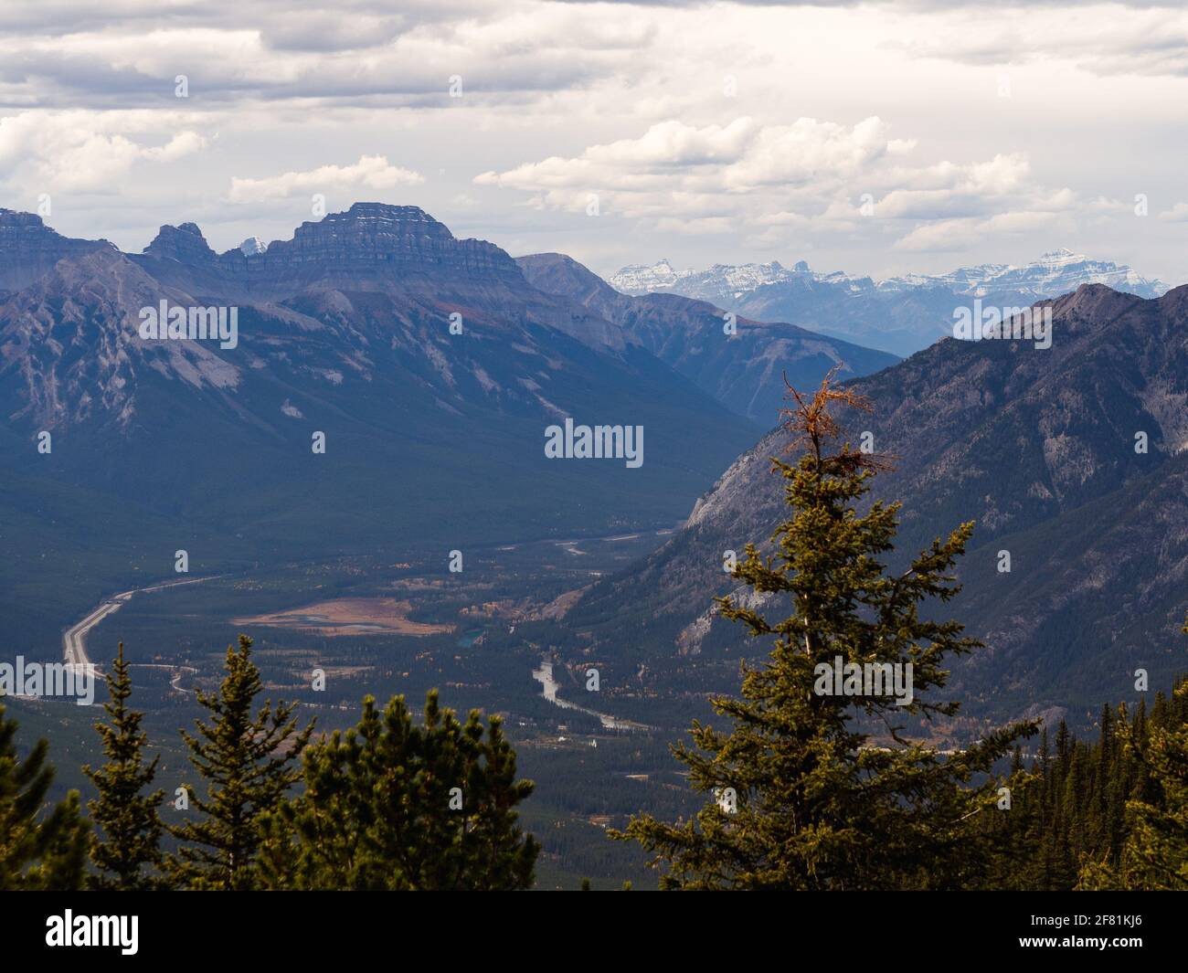 High view of a valley hi-res stock photography and images - Alamy