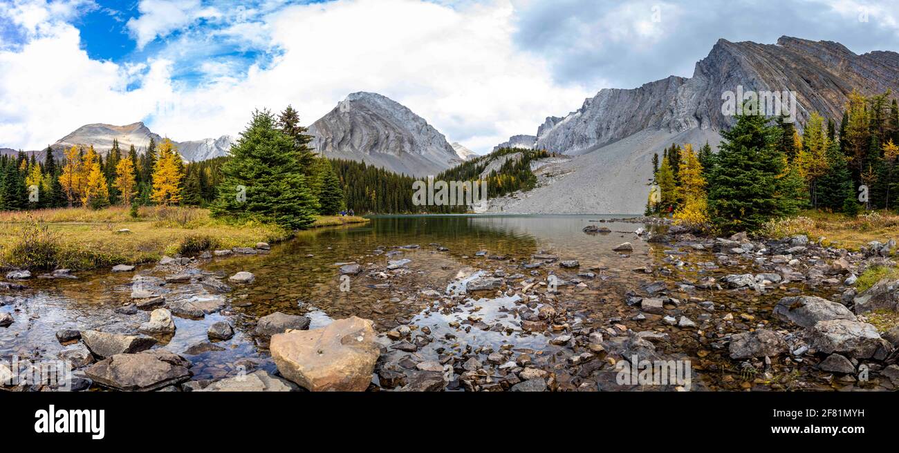 Middle altitude cloud hi-res stock photography and images - Alamy