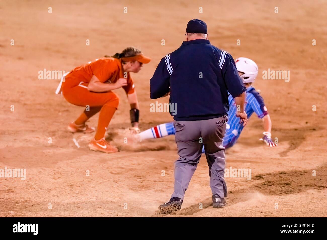 Umpire player hi-res stock photography and images - Alamy