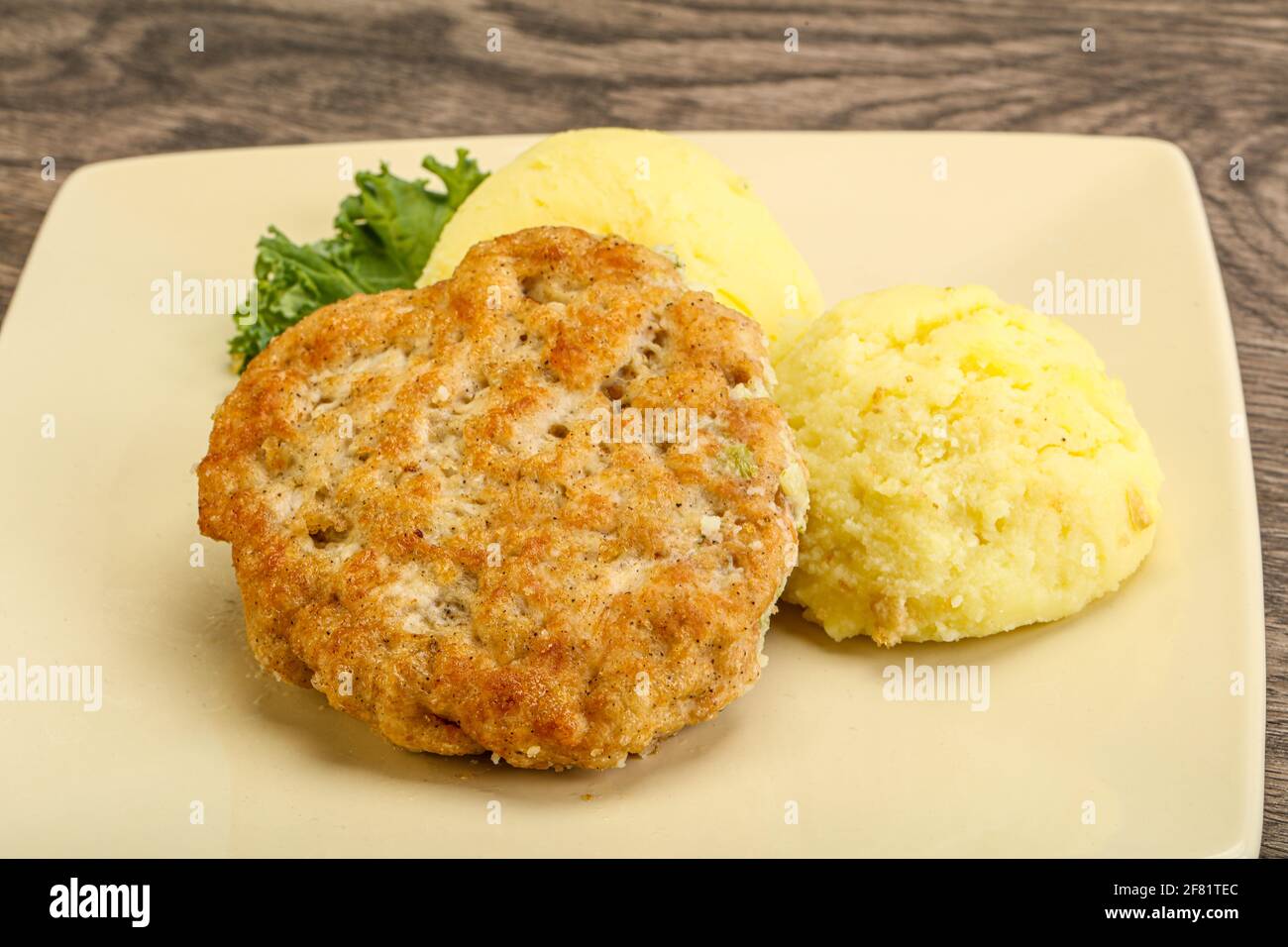 Minced Chicken cutlet with mashed potato Stock Photo - Alamy