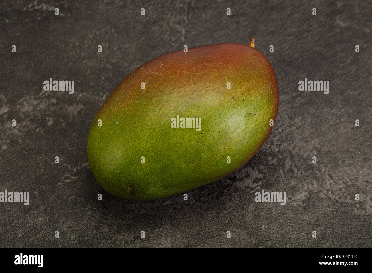 Sweet ripe tropical green mango fruit Stock Photo - Alamy