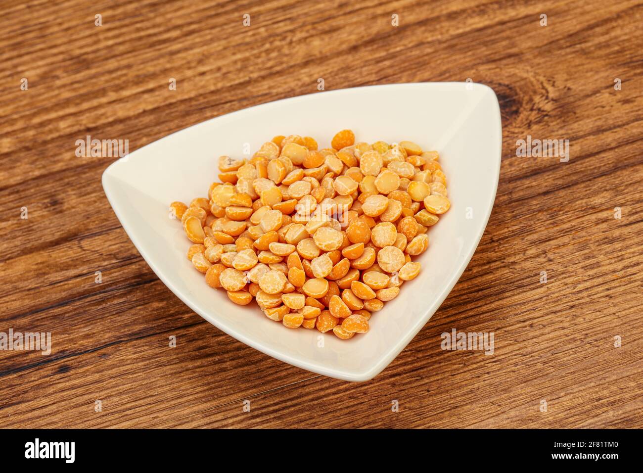 Dry peas for cooking in the bowl Stock Photo - Alamy