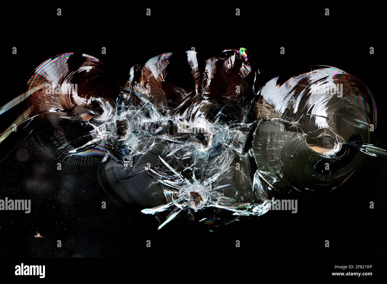 Smashed glass texture hi-res stock photography and images - Alamy