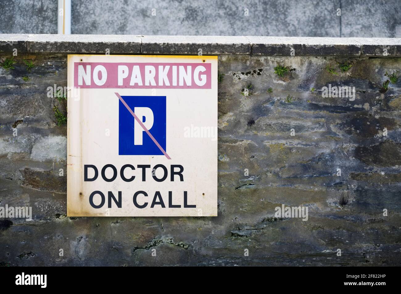 Patient doctors paramedics hi-res stock photography and images - Alamy