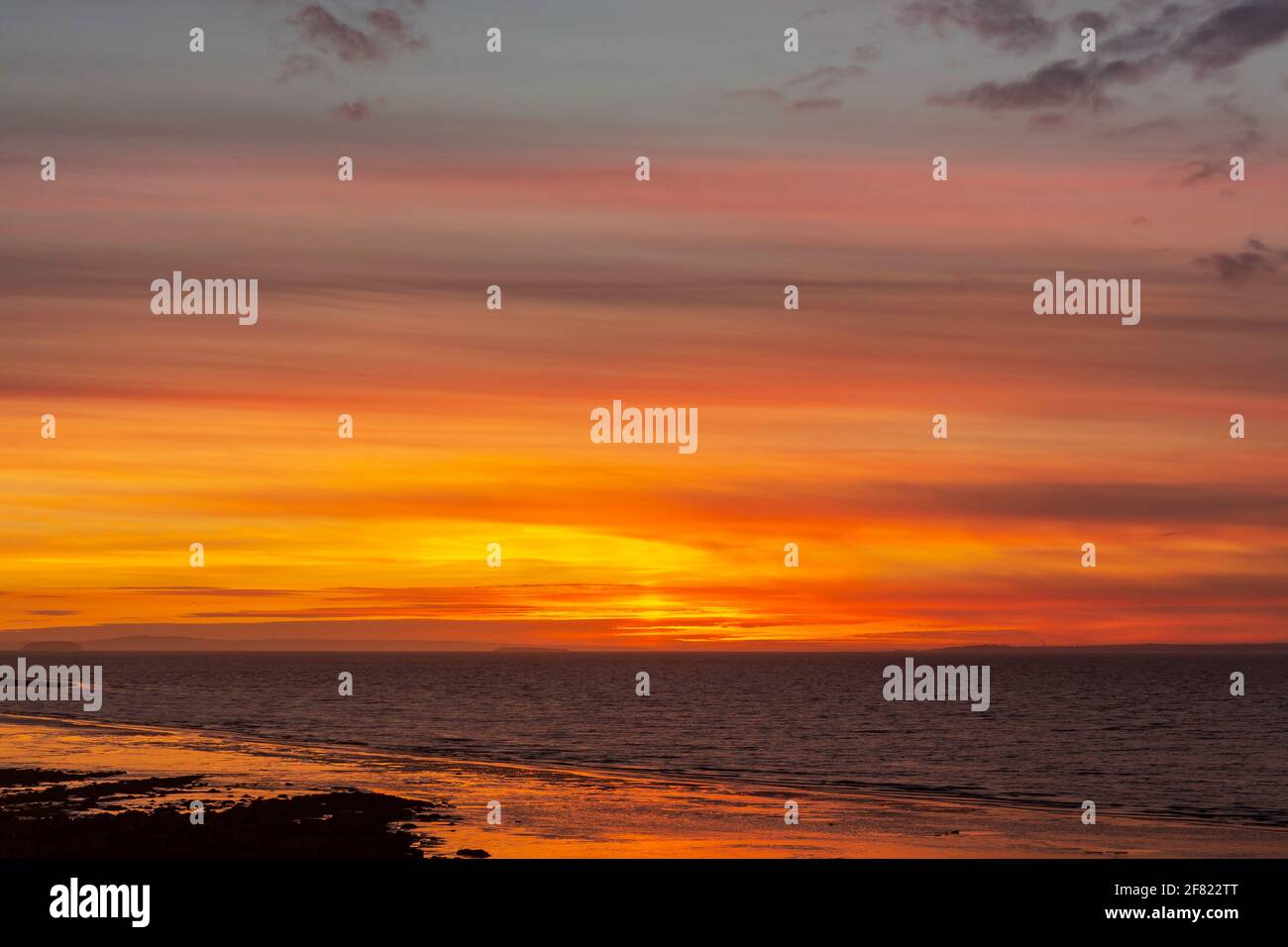Sunset over the Bristol channel Stock Photo - Alamy