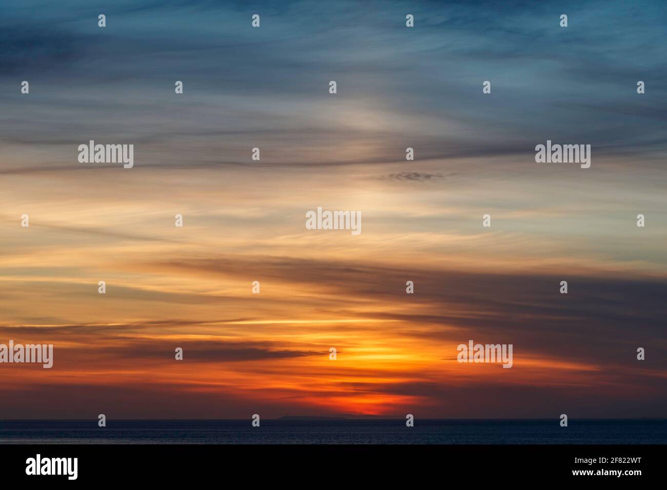 Sunset over the Bristol channel Stock Photo - Alamy