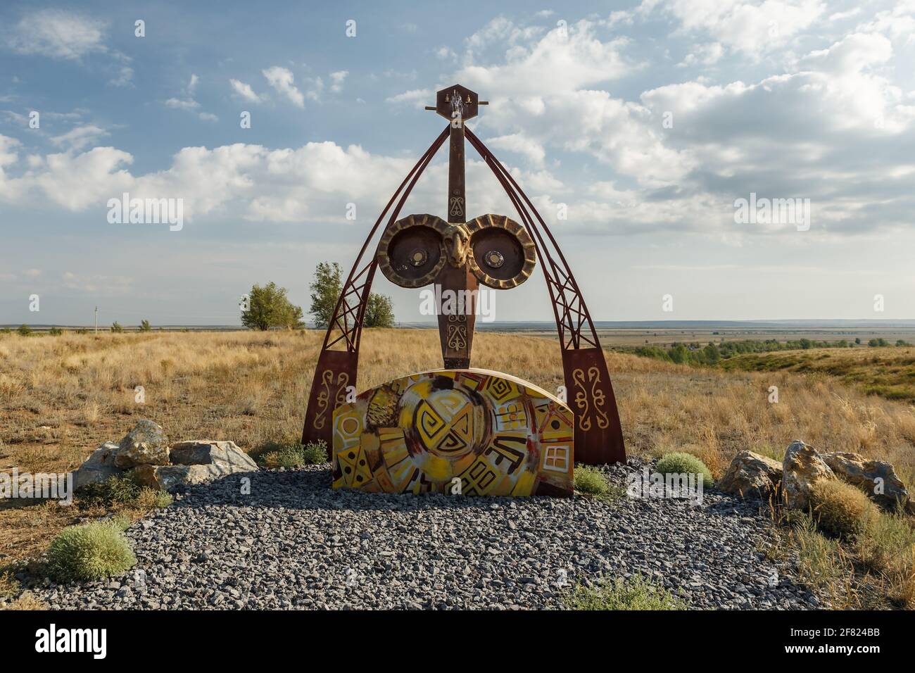 Ram head sculpture statue hi-res stock photography and images - Alamy