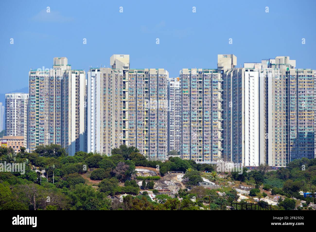 Public housing complex hi-res stock photography and images - Alamy