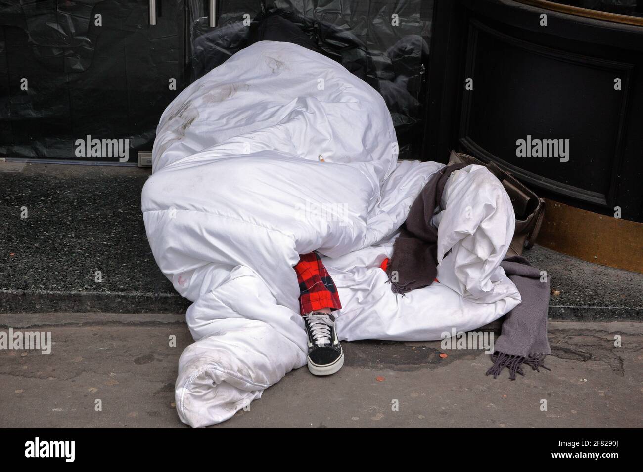 London (UK): Street homless and rough sleeping in the UK capital Stock ...