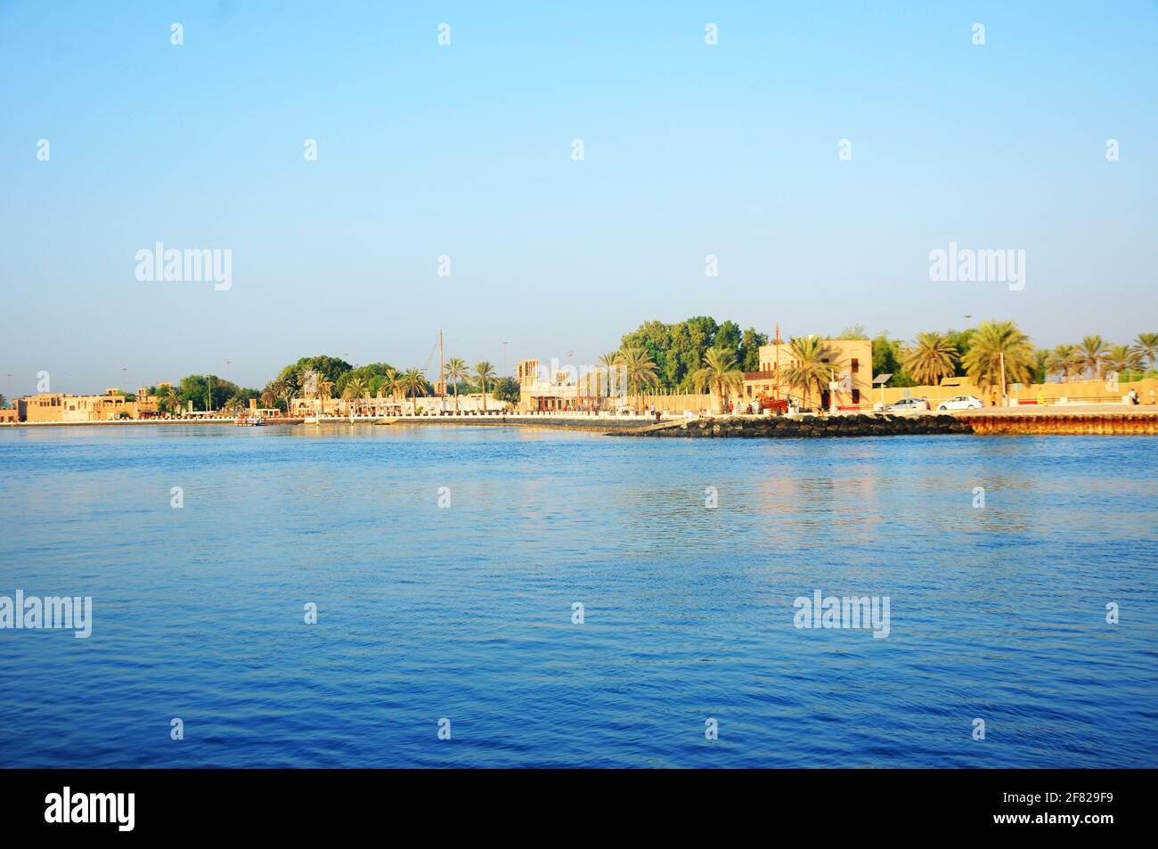 Lake side city Stock Photo - Alamy