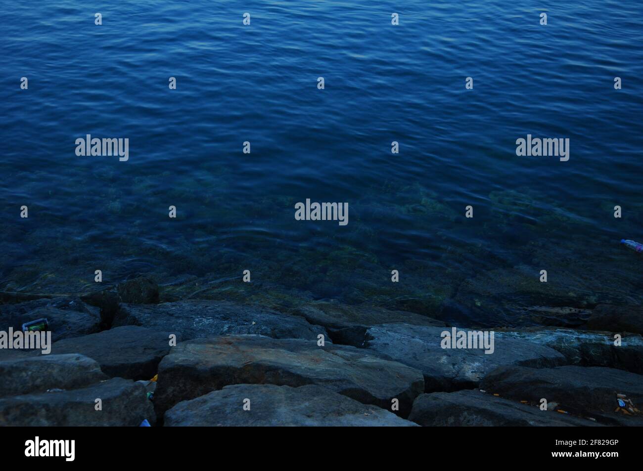 Sea side rocks hi-res stock photography and images - Alamy