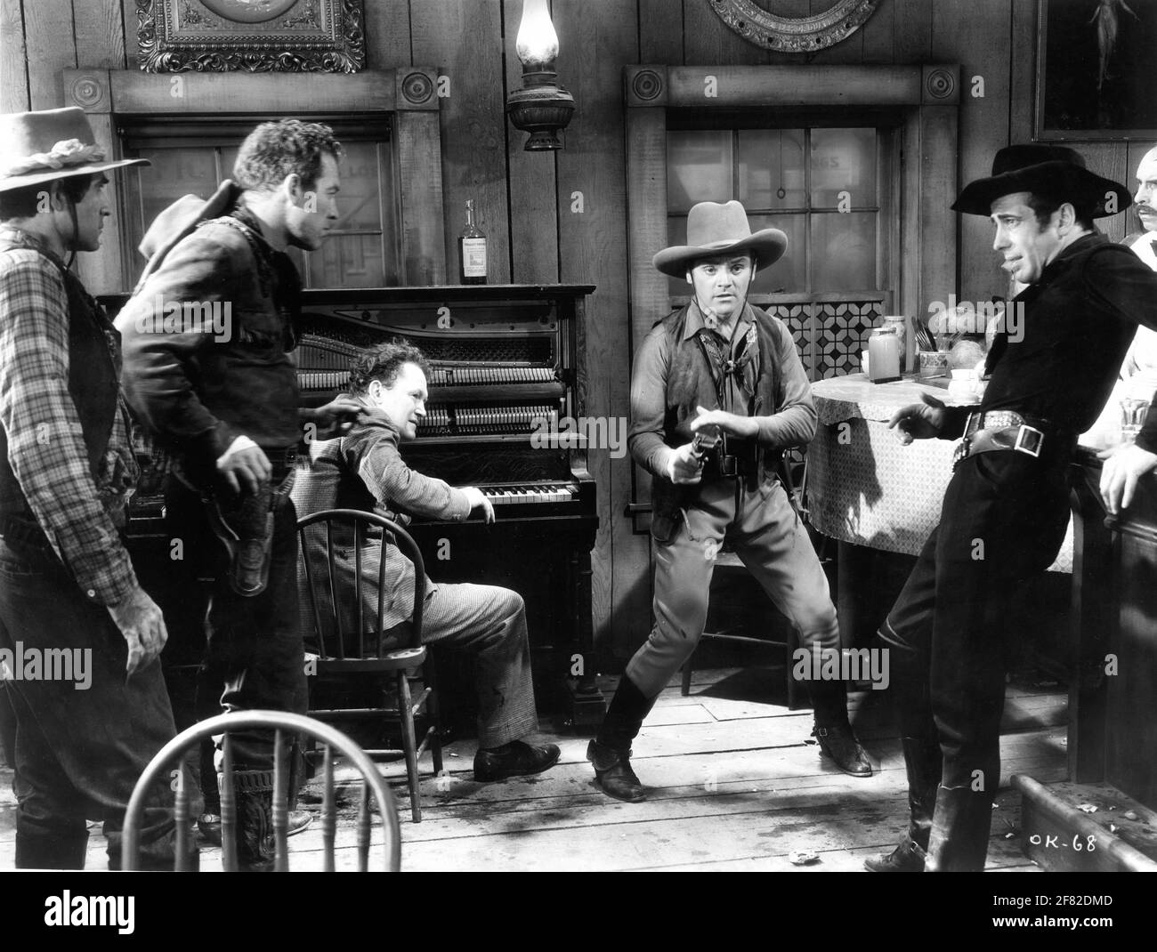 TREVOR BARDETTE WARD BOND RAY MAYER JAMES CAGNEY and HUMPHREY BOGART in ...