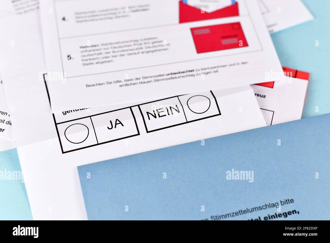Voting paper hi-res stock photography and images - Alamy